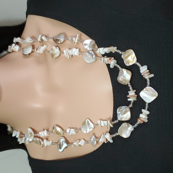 Unsigned | Jewelry | Cream Colored Shell Necklace | Poshmark